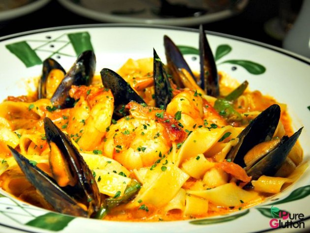 Olive Garden @ Mid Valley MegaMall - hearty Italian fares - Pure Glutton